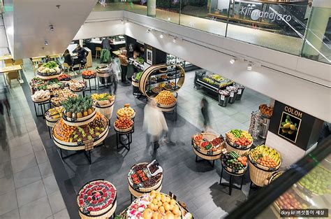 온라인에서 절대 경험 못하는 식품공간의 반격