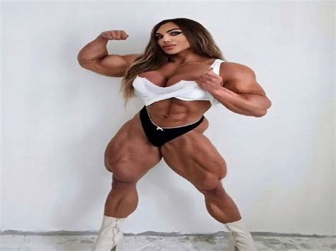 Fake नहीं Real है ये महिला देखकर भी नहीं होगा यकीन बालों वाला मर्द