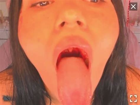 Cam Model Shows Mouth Tongue Uvula Throat Thisvid Com