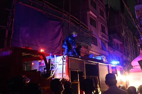 भोटाहिटीको एक गोदाम घरमा आगलागी करिब एक घन्टामा नियन्त्रणमा