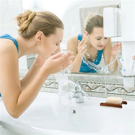 Badu Bg Държач за сапун от бамбуково дърво Дървена тава за чиния за сапун Калъф за баня Ръчно