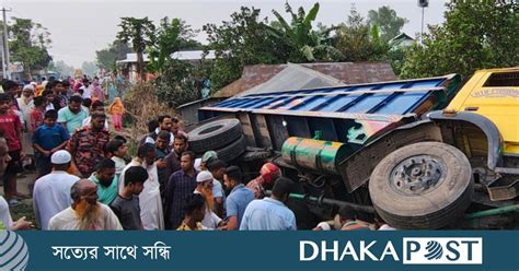 নিয়ন্ত্রণ হারিয়ে বসতবাড়িতে ট্রাক প্রাণ গেল ঘুমন্ত নারীর