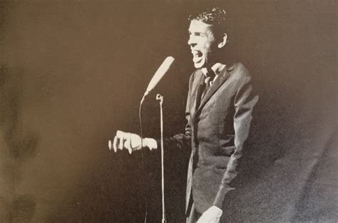 Jacques Brel Singing