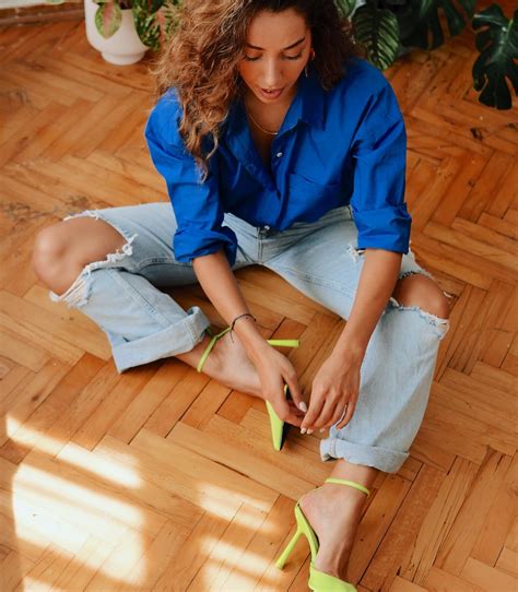 Plak Zge Zacar Bikinili K Lotsuz S Cak Resimler