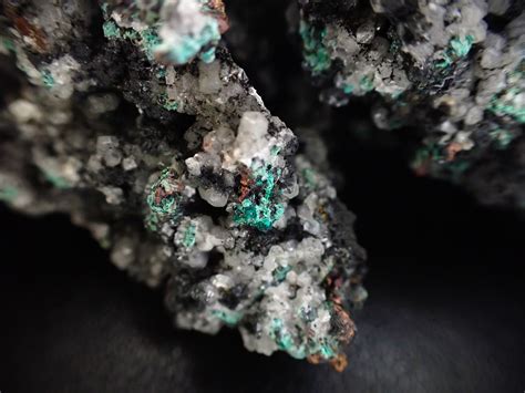 Dendritic Native Copper With Pyrolusite Calcite And Nontronite Cloncurry Qld Australia