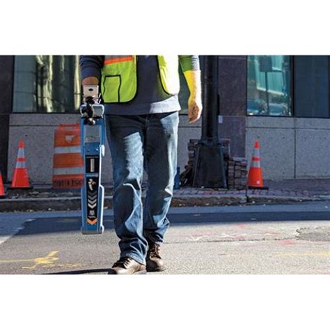 Radiodetection Rd8200™ Cable And Pipe Locator — Utilitech