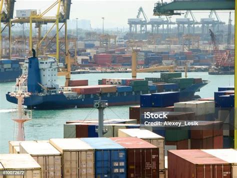 포트 컨테이너 터미널에서 컨테이너 배입니다 컨테이너 선박의 선박 터미널 포트 로드 컨테이너 하 역에에 서 서 0명에 대한 스톡 사진 및 기타 이미지 Istock