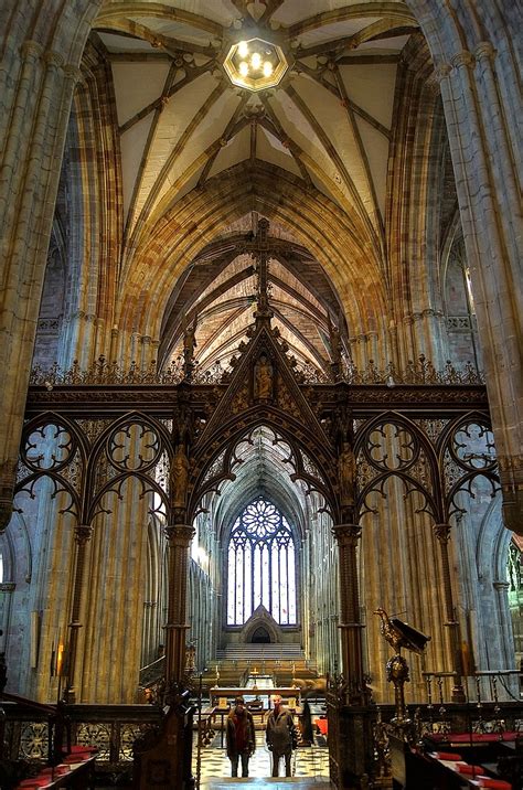 File Worcester Cathedral Looking West  Wikimedia Commons