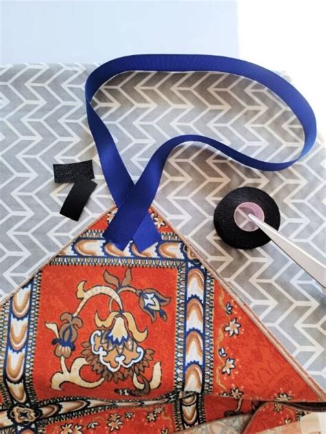 Easy DIY No Sew Apron Idea Upcycled Dinner Napkins The How To Mom