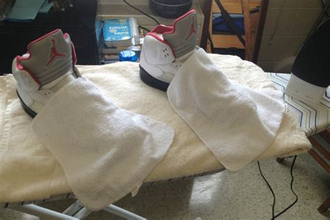 როგორ მოვაშოროთ ნაკეცები ფეხსაცმელს