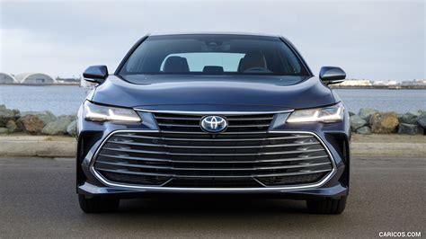 2019 Toyota Avalon Hybrid Limited Front