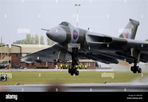 Vulcan Bomber Xh558 Takes Off To Display At The Royal International Air