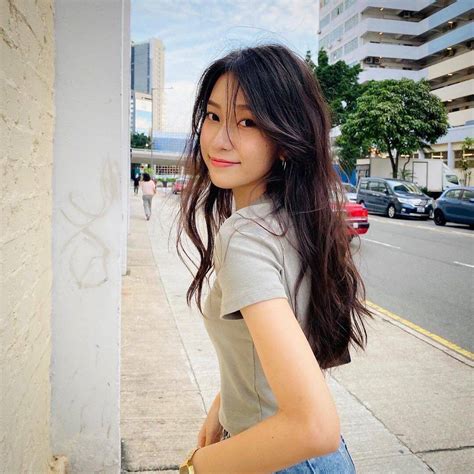 認識「姜濤緋聞女友」黃曦誼 Candy Wong！viutv《yolo 的練習曲》女神成員笑容甜美、穿搭青春可人！