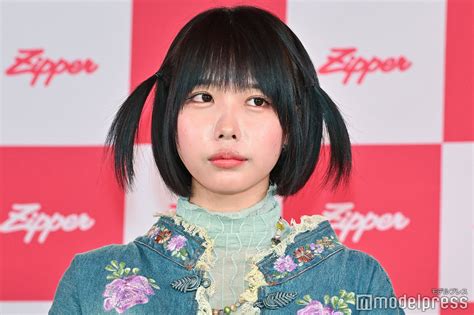 画像1941 あの、ミニ丈×ニーハイから美脚スラリ「スタイル良すぎ」「脚長い」と反響 モデルプレス