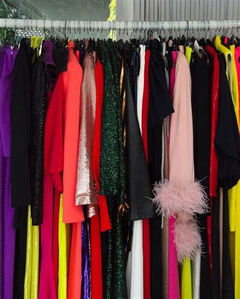 Tess Dalys Shoulder Baring Bodycon Dress Thrills Strictly Fans Hello