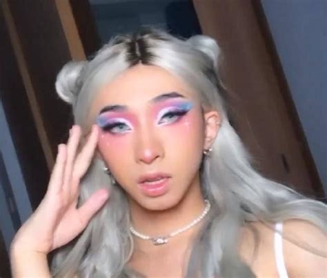 伊能静儿子穿露脐装秀锁骨 与女生比美更显妩媚 360娱乐，你开心就好