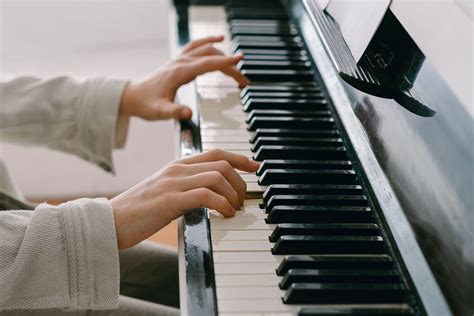 15 Best Skillshare Piano Classes You Can Try Today