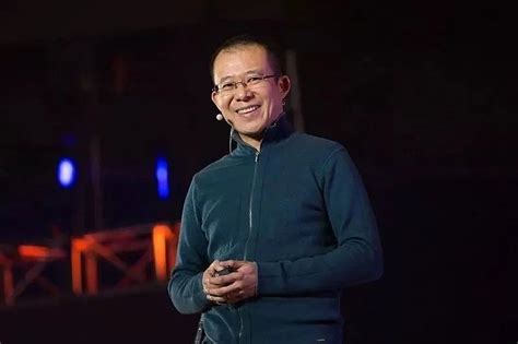 腾讯挣下千亿，刘炽平辞任美团 记者丨鄢子为 覃毅 编辑丨陈晓平腾讯总裁刘炽平，辞任 美团 董事。这宗人事变动的背后，腾讯宣布，减持市值1550