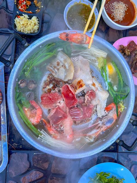 ຮ້ານ ອາຫານandຊິ້ນດາດ ບ້ານຫມູ່