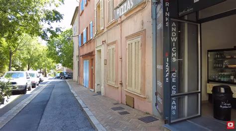 꽃이 만발한 프랑스의 아름다운 마을 해외 북한 지역 네모판