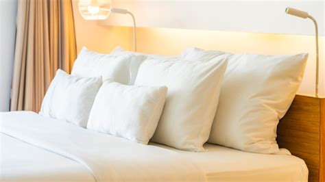 Manfaat Sarung Bantal Guling Fungsi Dan Kapan Harus Diganti My Love