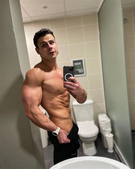 Favorite Hunks Other Things Dating Naked Uk Focus On The Fourth