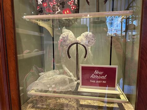 450 Vera Wang Bridal Ear Headband Available At Walt Disney World Disney By Mark