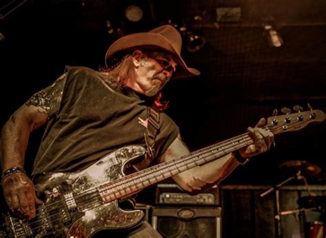 O Rock Morreu 9 De Agosto De 1958 Nascia O Baixista Greg Chaisson