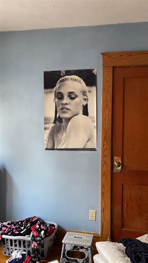 Who Is This Model R Helpmefind