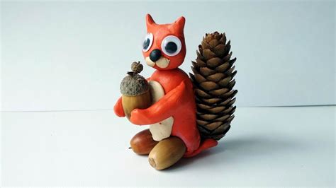 Как сделать белку из пластилина шишек и желудей Осенние поделки из