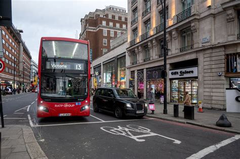 Big Bus At Marble Arch Station Oxford Street London Tour Bus Service