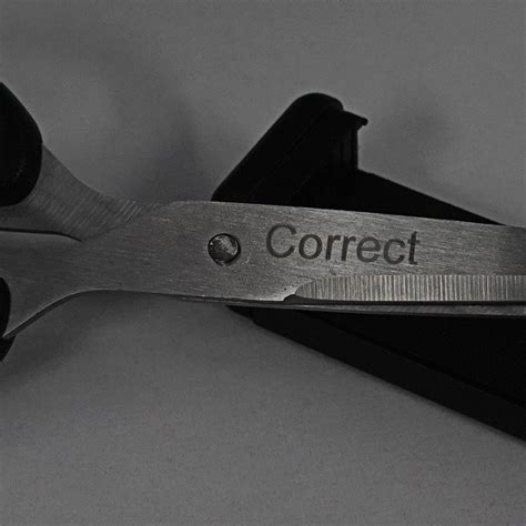 China Low Price Flying Fiber Laser Date Code Printing Machine Suppliers