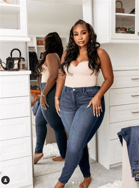 How To Dress For Wide Hips Or Pear Shaped Body A Style Guide