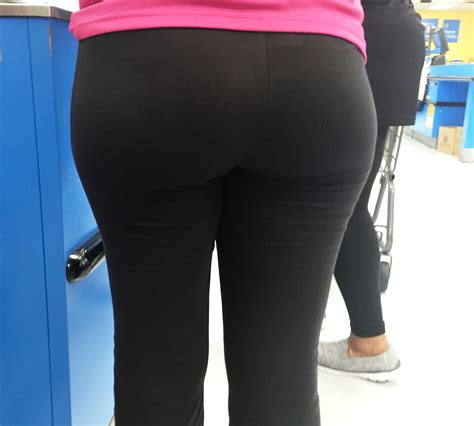 I Could Not Get Over The Ass Cheeks On This Milf Spandex Leggings