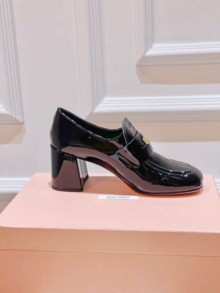 Туфли Miu Miu купить с доставкой по выгодным ценам в интернет