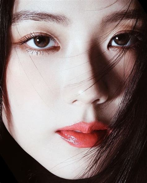 Kim Jisoo Korean Photography Makeup Looks Tutorial Black Pink