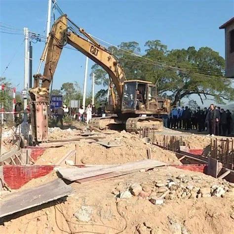 河源某村一乱占耕地违法建筑物，被依法实施强制拆除忠信镇整治用地
