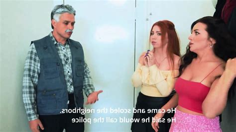 Студентка во время вечеринки изменила парню с его дедом Eporner