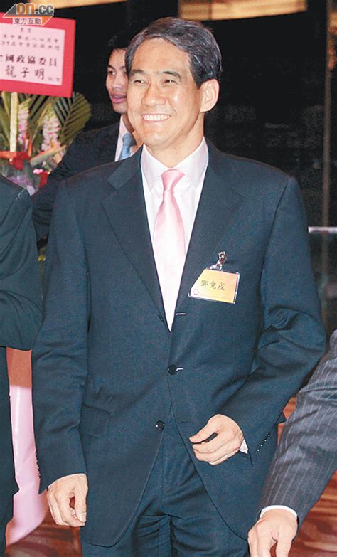 泛民質疑損執法獨立 東方日報
