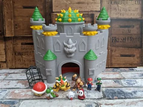 Super Mario Deluxe Bowsers Castle Playset With Figures £3495