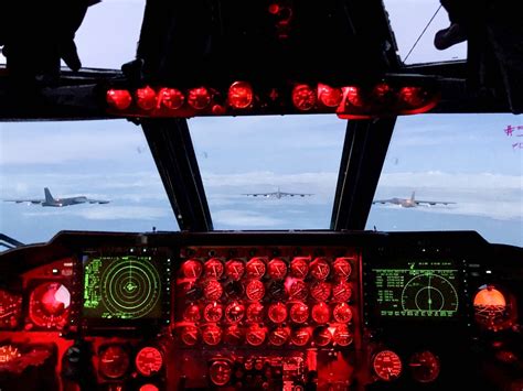 Cool Photos Show Usaf B S Performing First Ever Six Ship Diamond