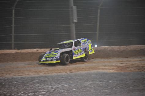 Laney Dotson Deliver Night Two Duel Qualifying Feature Wins News