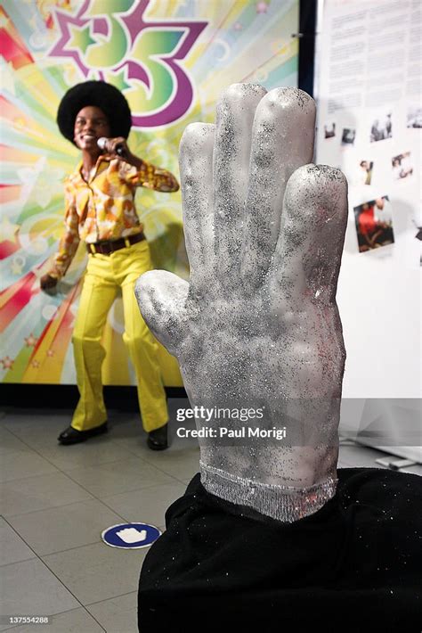 A Two Foot Tall Replica Of Michael Jacksons White Glove Is Unveiled News Photo Getty Images