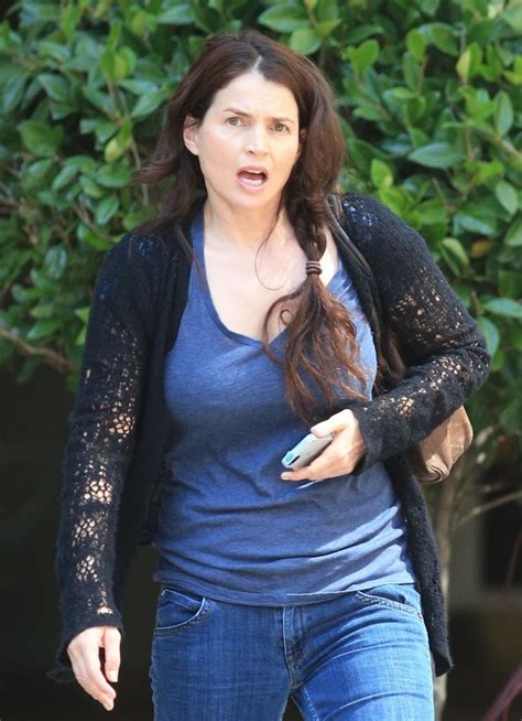 Julia Ormonds Body Measurements Including Height Weight Bra Size Shoe Size Dress Size