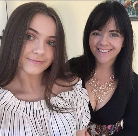 Mother Or Daughter Scrolller