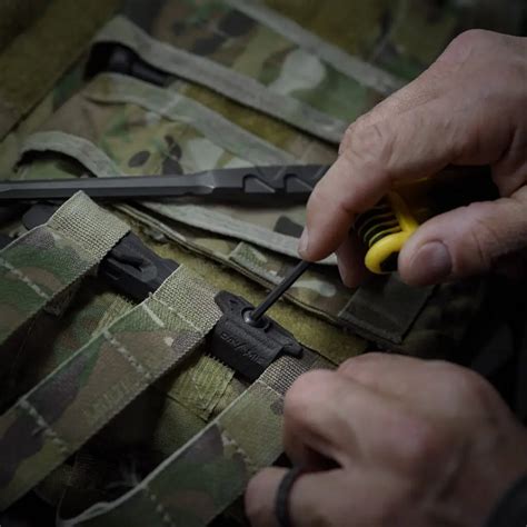 [molle Hook] Crush Everything