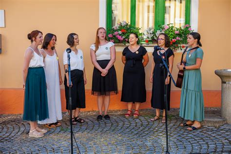 Devojke S Pesmijo V Poletje OŠ Milke Šobar Nataše