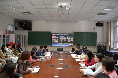 我校组织全体教职工学习师德师风建设专题讲座 “师德素养与品格如何养成——从理解、热爱到践行” 内蒙古师范大学附属中学