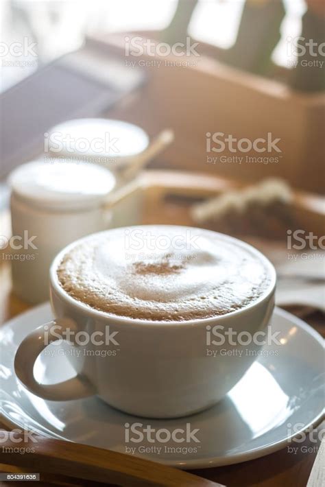 소프트 초점 라 떼 커피 컵 커피 배경빈티지 효과 과정 그림에 대 한 갈색에 대한 스톡 사진 및 기타 이미지 갈색 공예 라떼 Istock