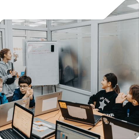 Школа робототехніки для дітей від 8 до 16 років записуйся на курси Robocode Київ Киев